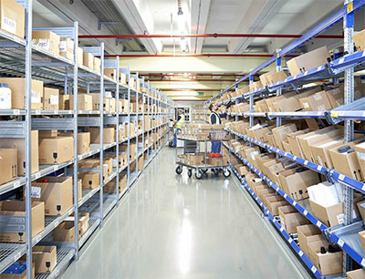 Merck stattet neuen Kommissionier-Bereich mit Bito-Regalen aus